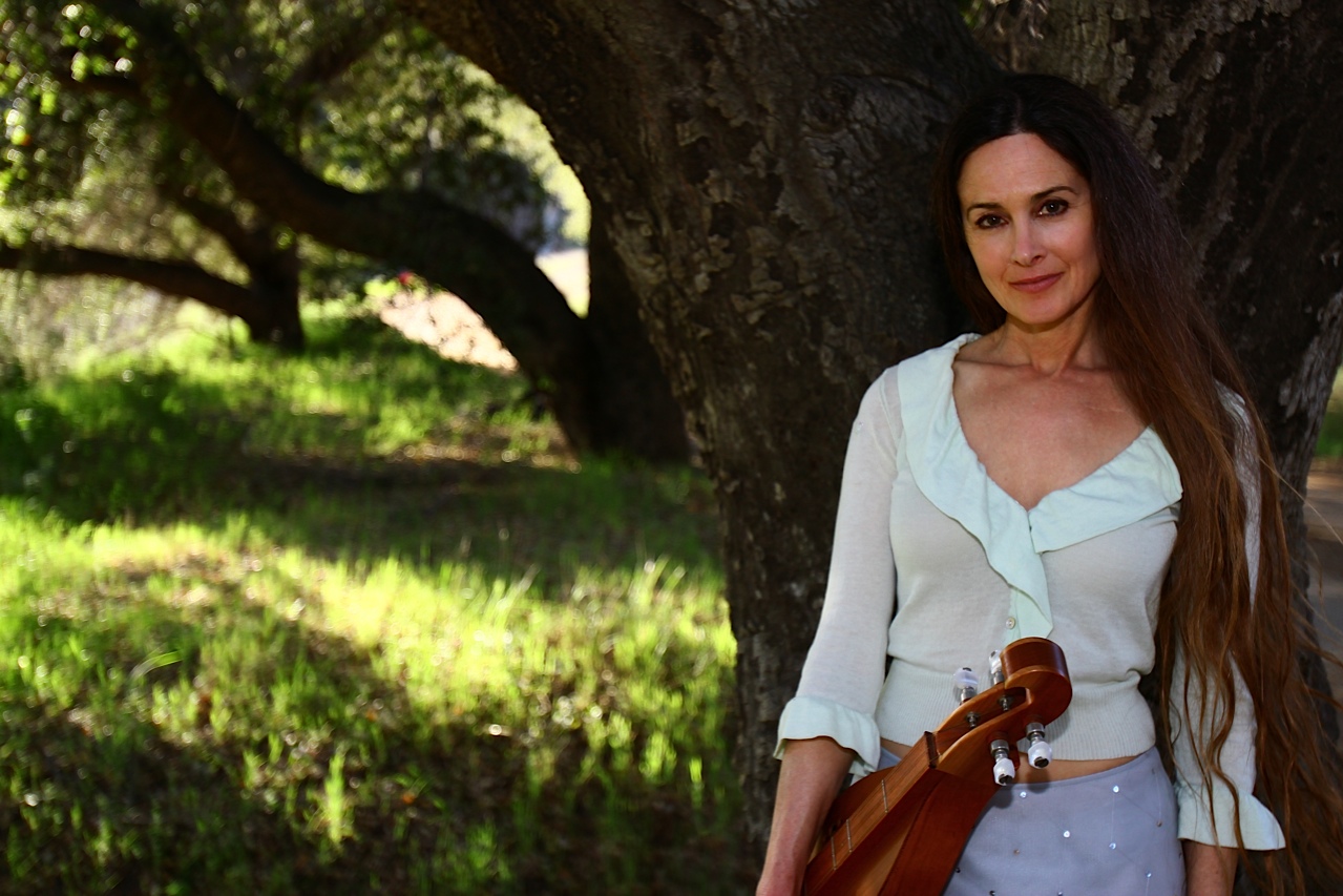 Photo Release -- Singer-Songwriter Diane Arkenstone Gearing