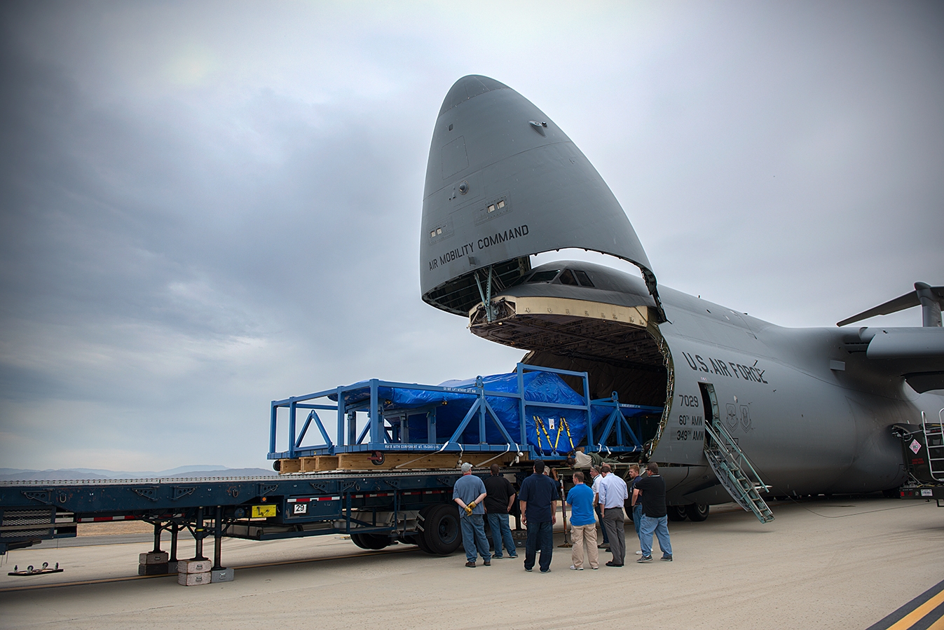 Photo Release -- Northrop Grumman Delivers Center Fuselage